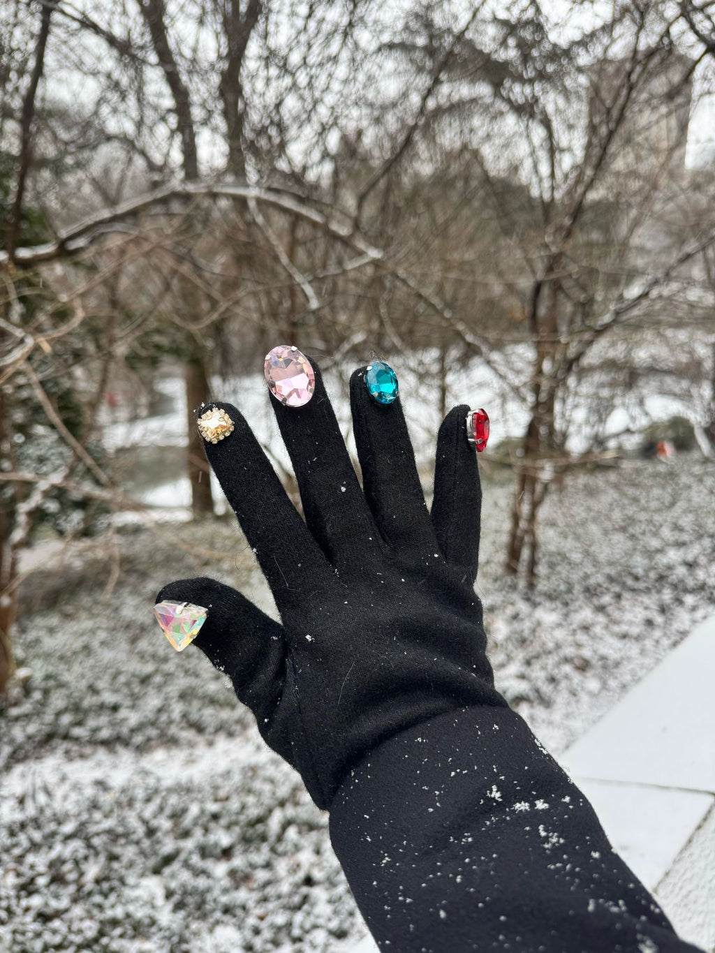 Multigem Gloves – Daniela Califa